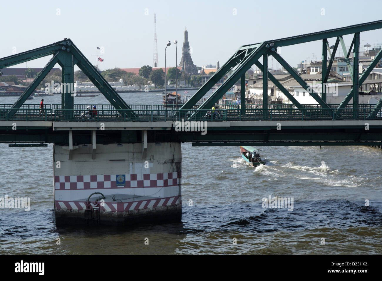 Phra Buddha Yodfa Memorial Bridge in Bangkok , Thailand Stock Photo - Alamy