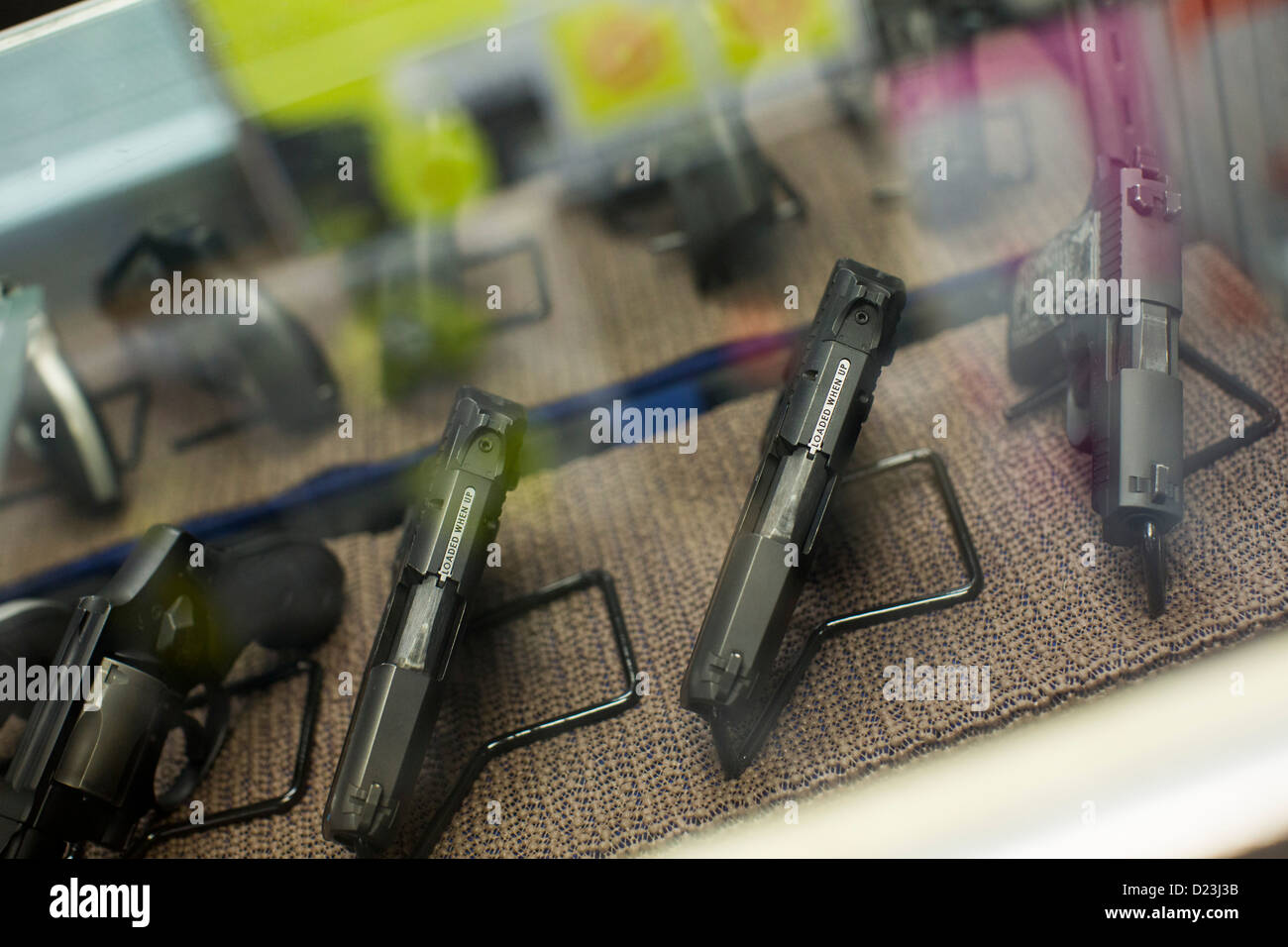 Handguns hi-res stock photography and images - Alamy