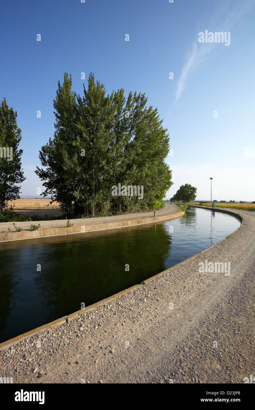 Irrigation chanel. Canal de Urgell. LLeida. Spain Stock Photo - Alamy