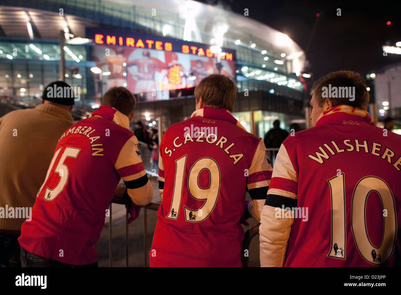 Arsenal fans outside the emirates stadium hi-res stock photography and ...