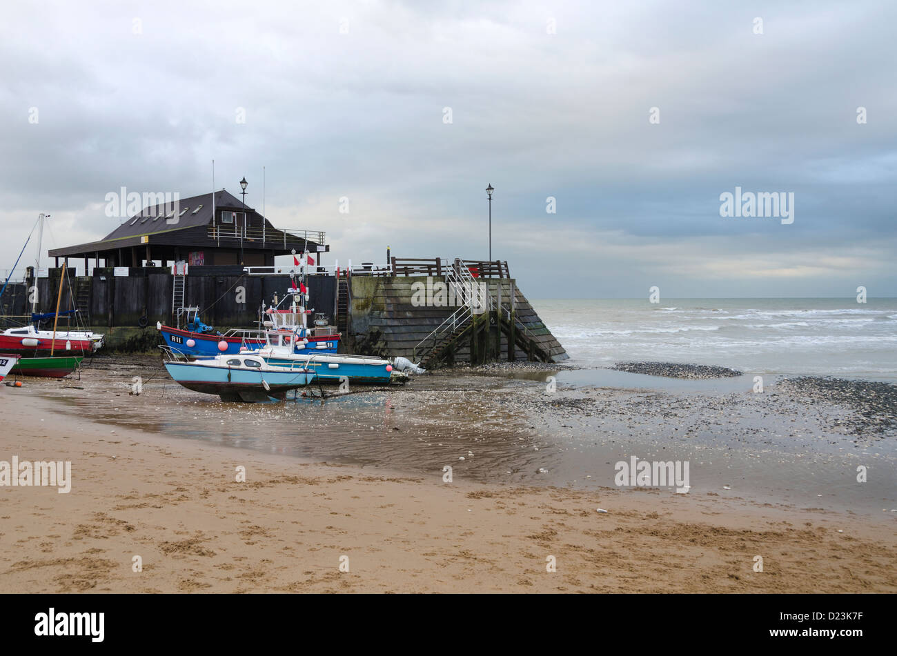 Broadstairs pier hi-res stock photography and images - Alamy