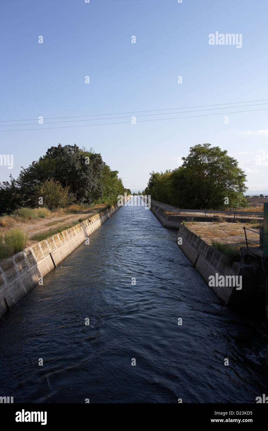 Irrigation chanel. Canal de Urgell. LLeida. Spain Stock Photo - Alamy
