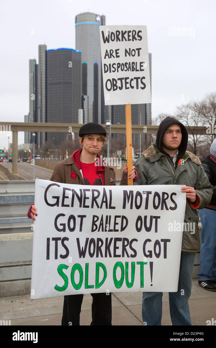 Detroit, Michigan - Auto workers rallied outside the North American ...