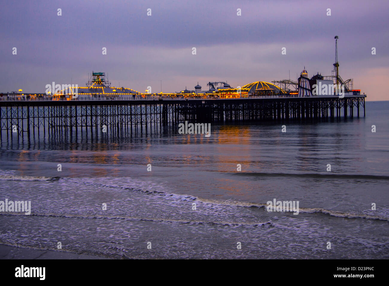 Brighton beach and pier hi-res stock photography and images - Alamy
