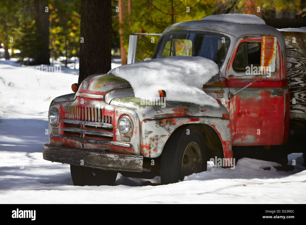 Old truck in the snow hi-res stock photography and images - Alamy