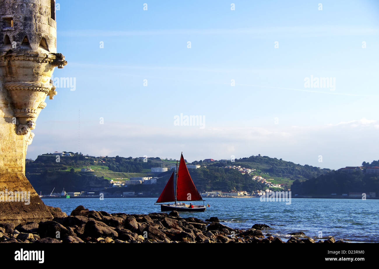 Red sail on river hi-res stock photography and images - Alamy