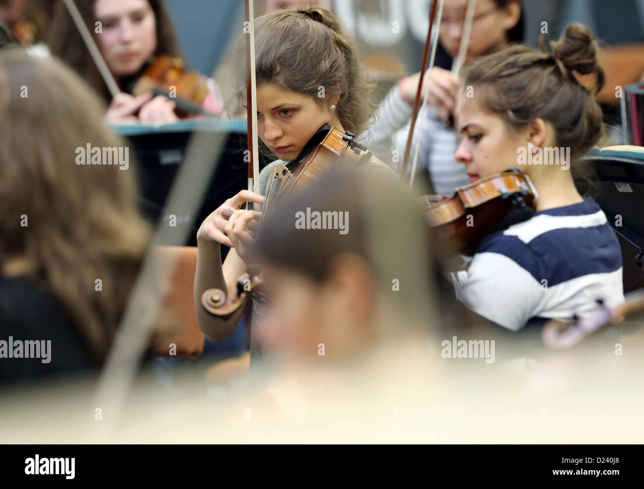 String players of the federal youth orchestra rehearse in Colditz ...