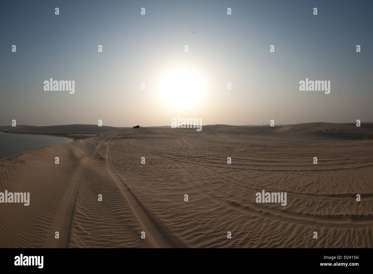 Doha qatar desert hi-res stock photography and images - Alamy