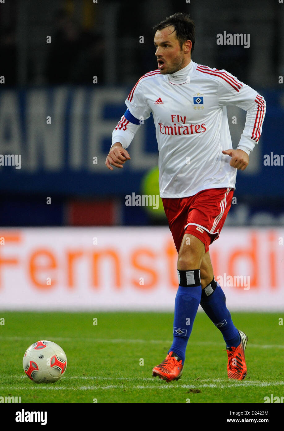 Hamburg's Heiko Westermann dribbles the ball during the soccer friendly ...