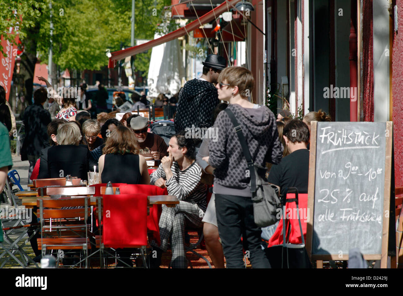 Berlin, Germany, the lively Simon-Dach-Strasse Stock Photo - Alamy