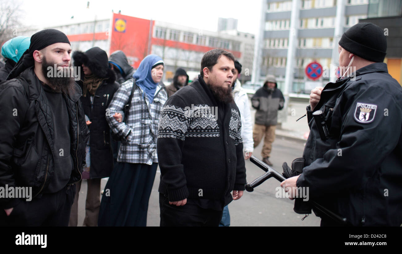 Salafist hi-res stock photography and images - Alamy