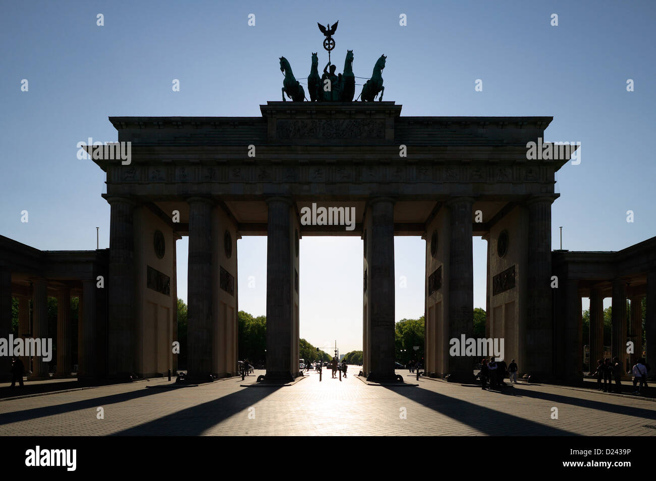 Brandenburg gate quadriga backlight hi-res stock photography and images ...