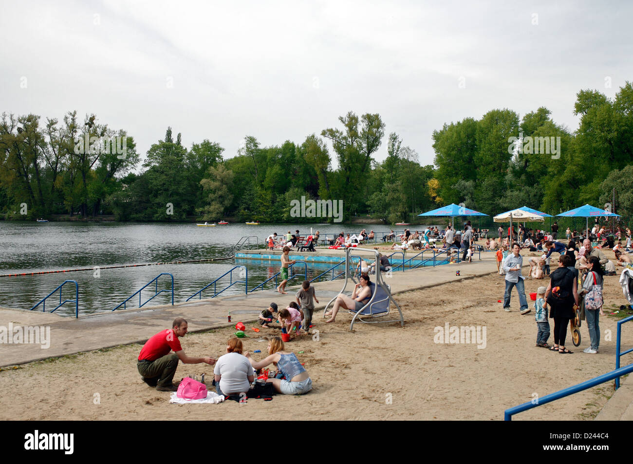Berlin, Germany, visitors at the outdoor pool at the Weissensee Stock ...