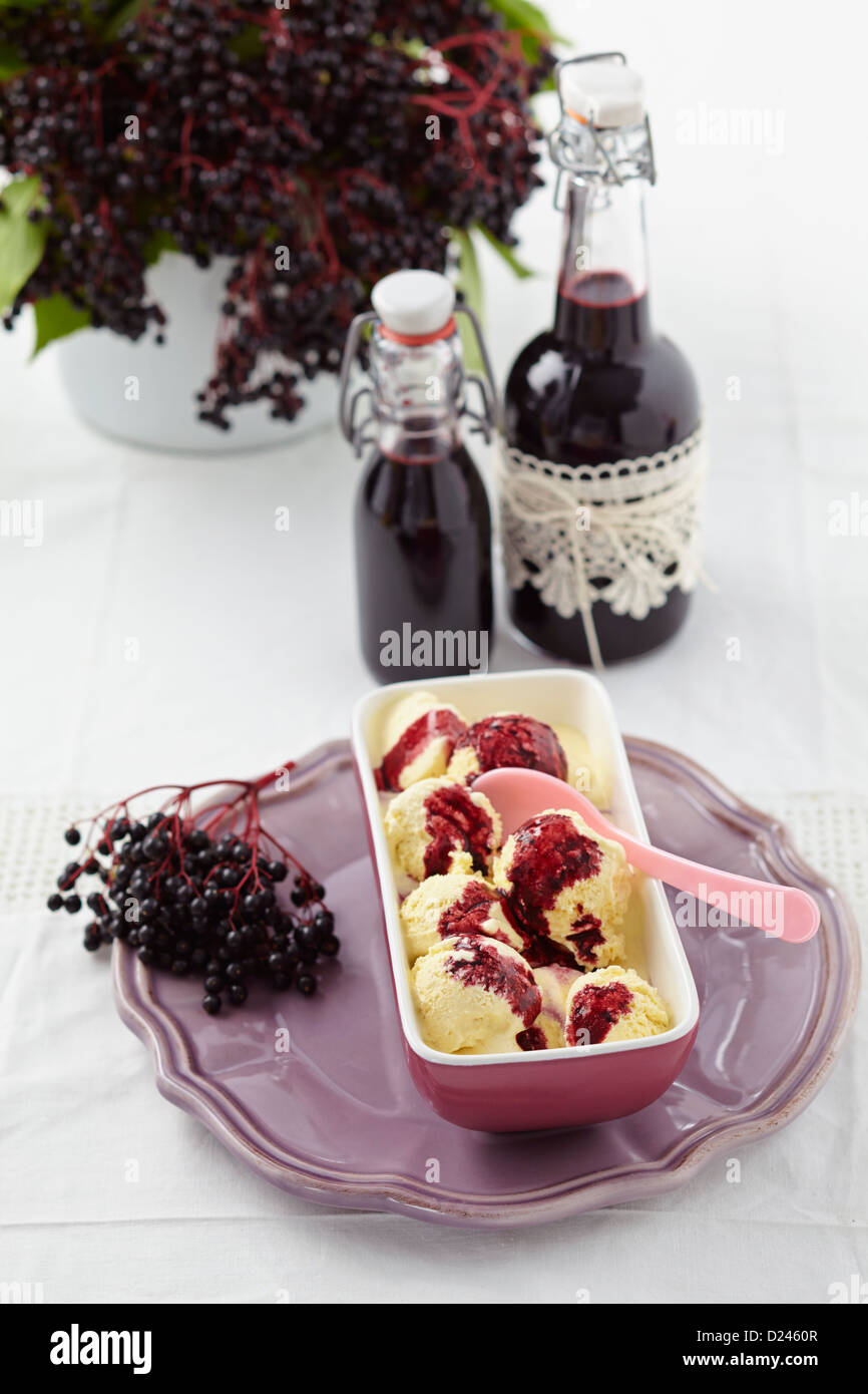 Vanilla syrup bottle hi-res stock photography and images - Alamy