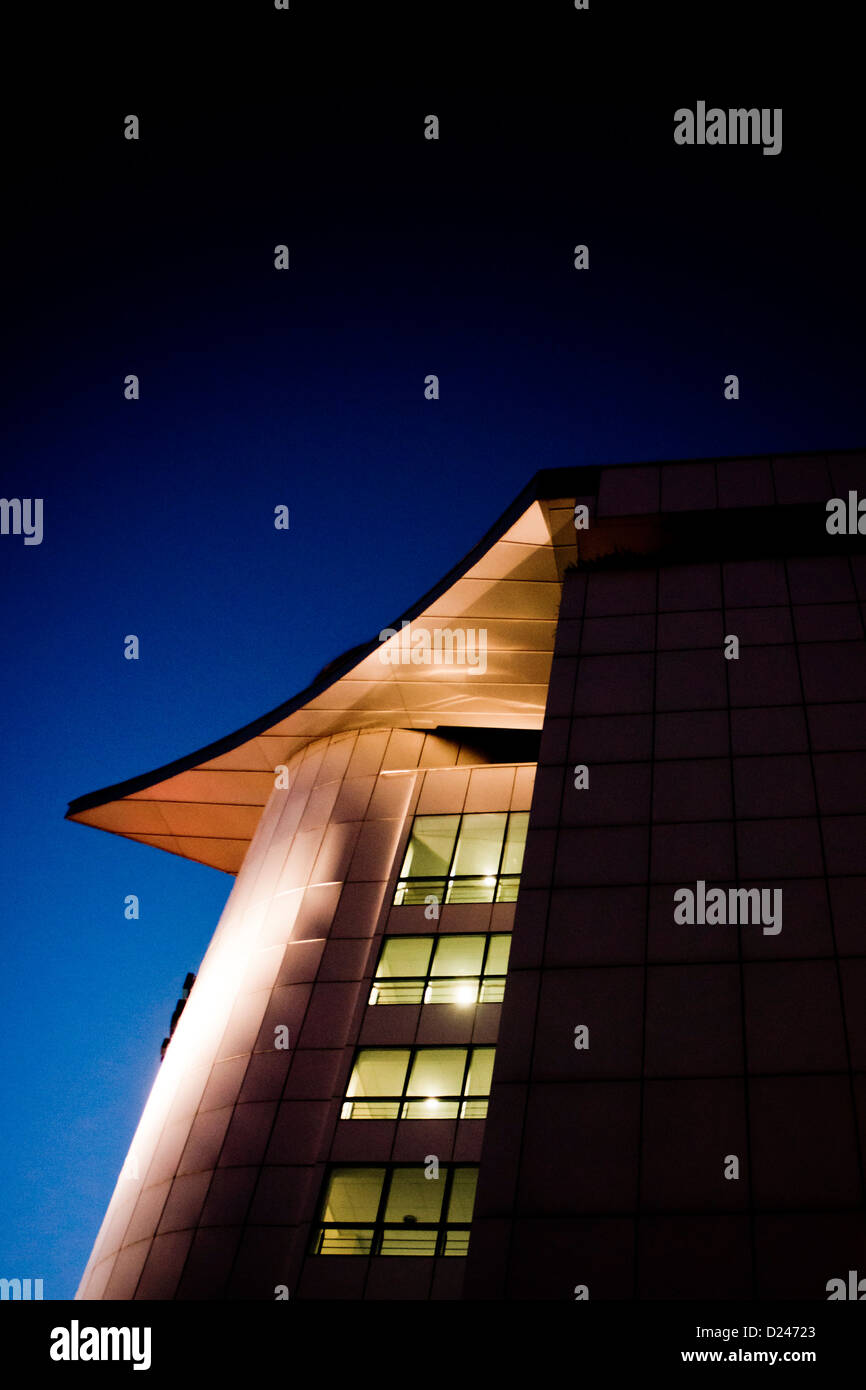 modern building at night Stock Photo - Alamy