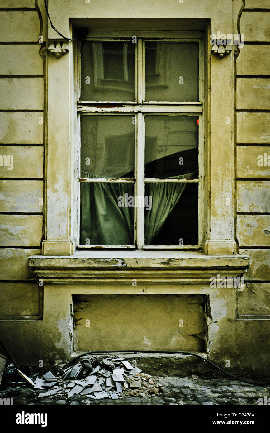 window with broken glass in abandoned house Stock Photo - Alamy
