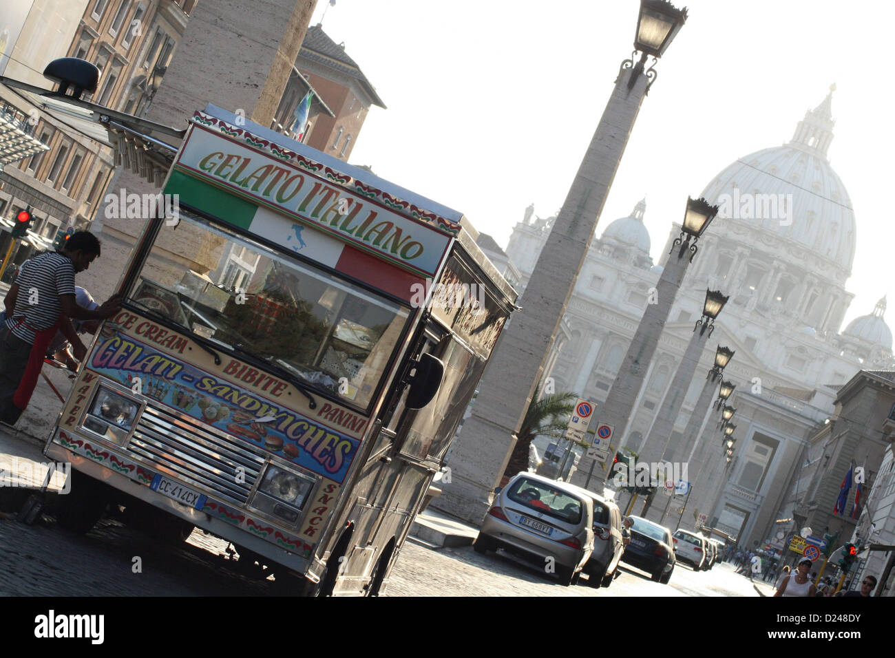 Italian ice cream van hi-res stock photography and images - Alamy
