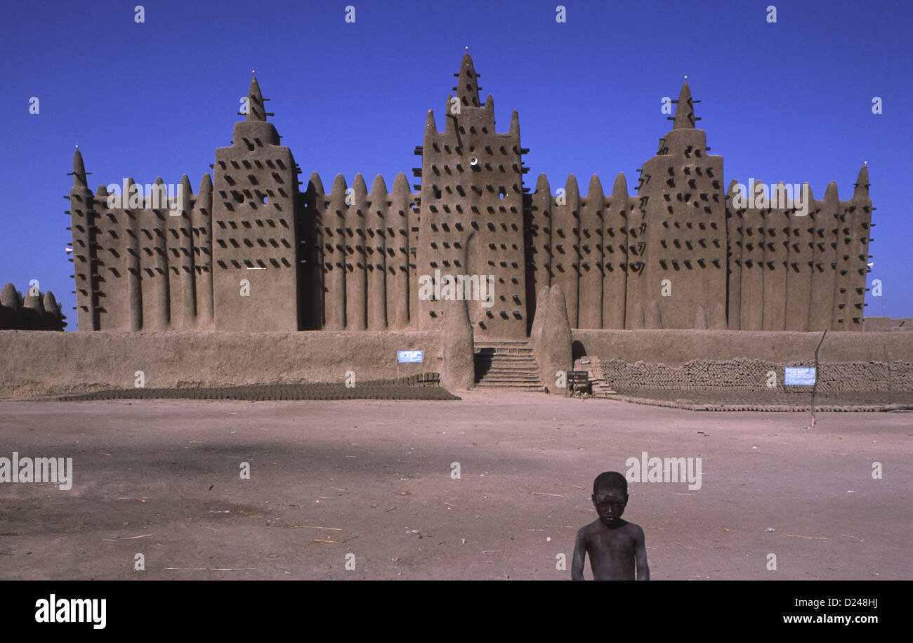 Largest mud building in the world hi-res stock photography and images ...
