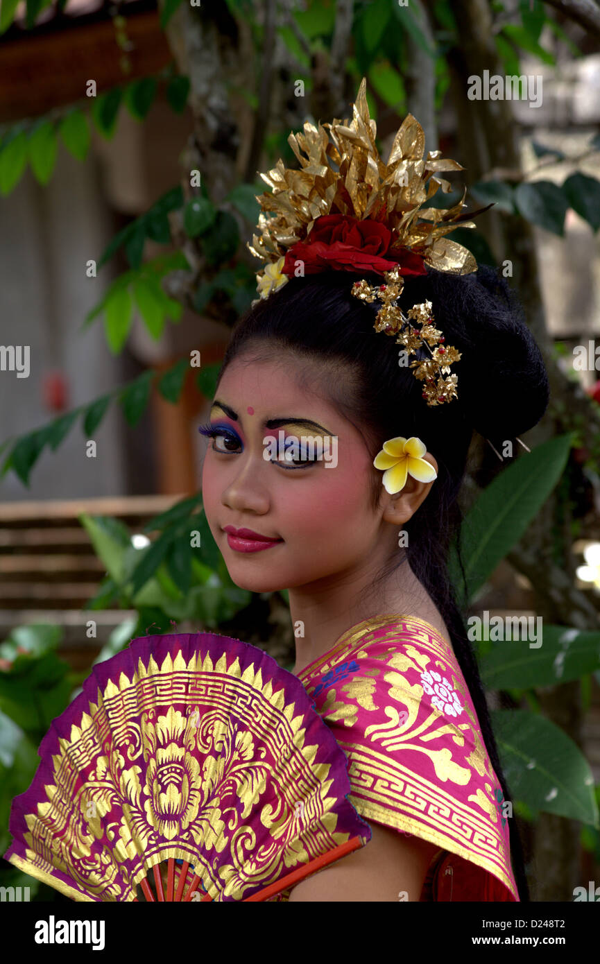 Young Balinese Girl ready for the temple dance Stock Photo - Alamy
