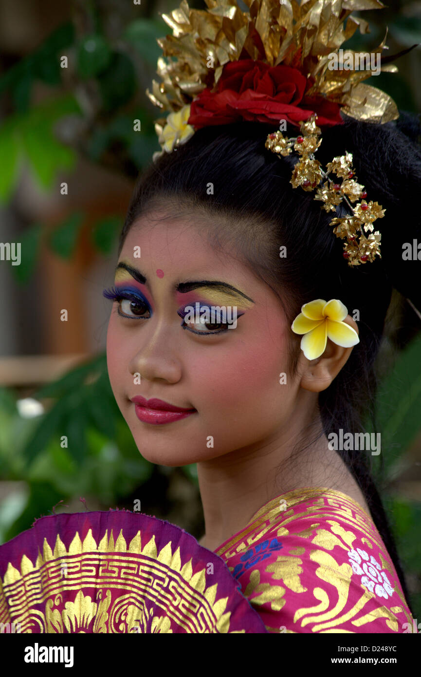 Young Balinese Girl ready for the temple dance Stock Photo - Alamy