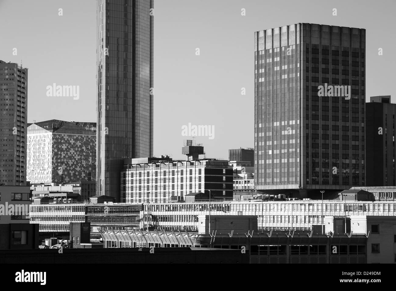 Birmingham city skyline black white hi-res stock photography and images ...