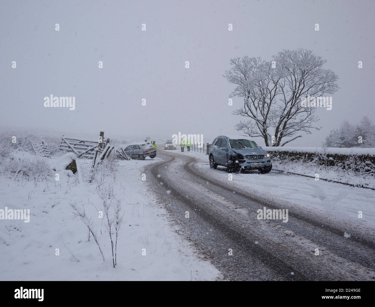 Car crash in snow hi-res stock photography and images - Alamy