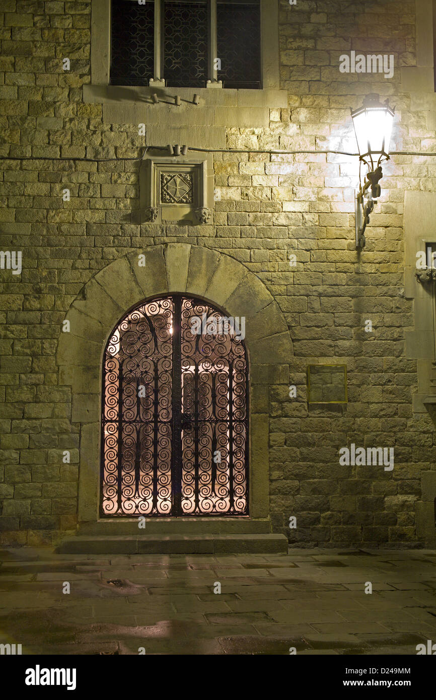 Gothic house hi-res stock photography and images - Alamy