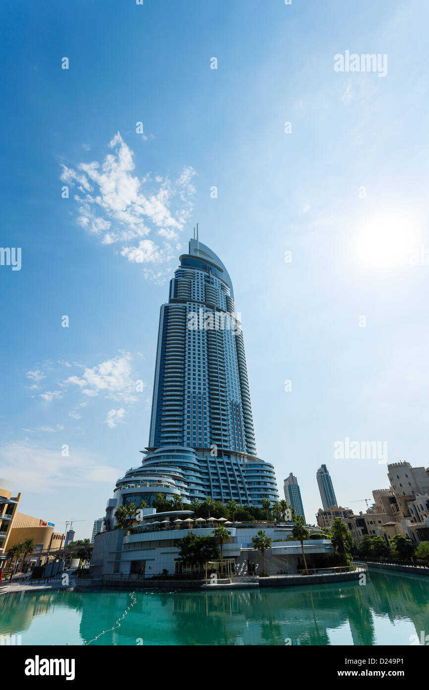 Dubai fountains and the luxury hotel the address hi-res stock ...