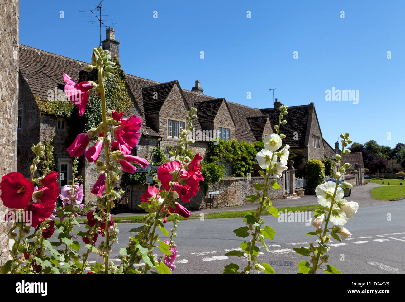 Wiltshire village hi-res stock photography and images - Alamy
