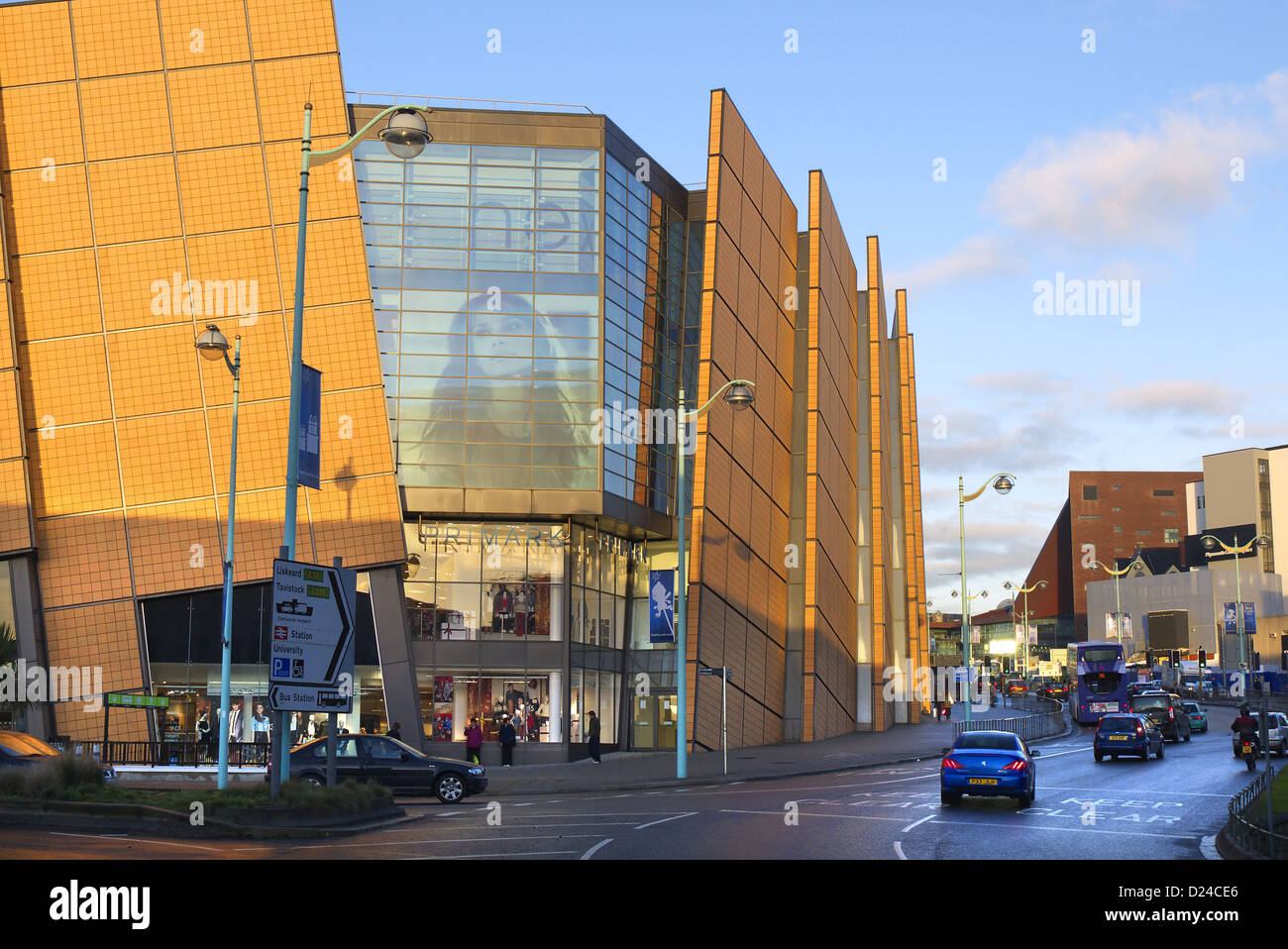 Drakes circus mall hi-res stock photography and images - Alamy