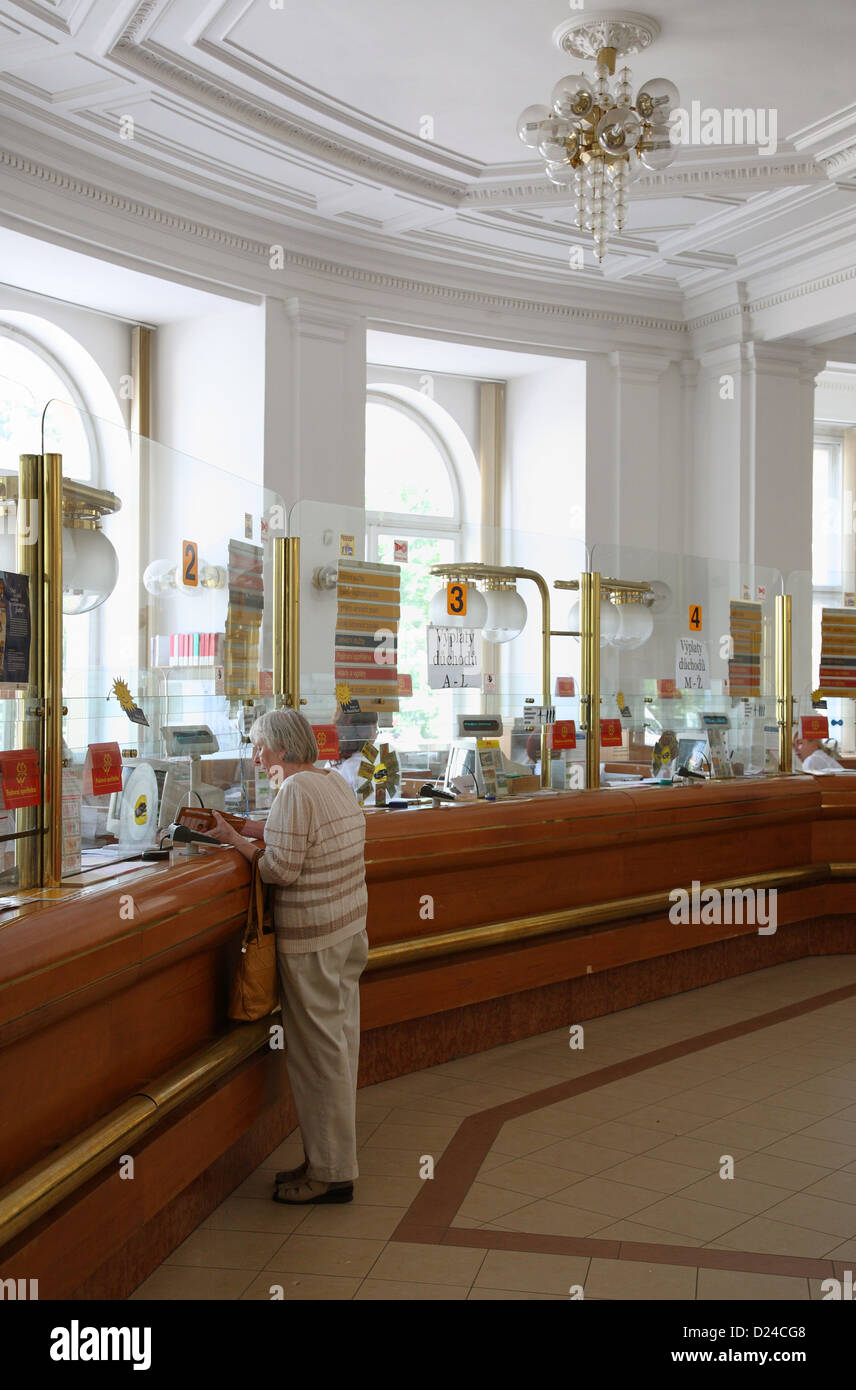 Post office interior counter hi-res stock photography and images - Alamy