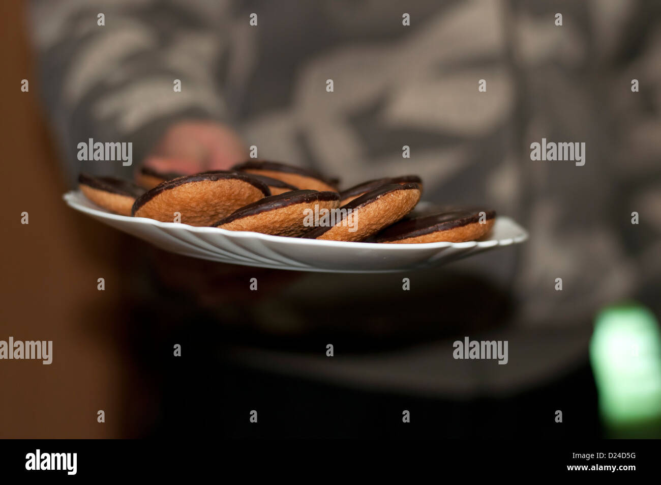 Plate full of sweets hi-res stock photography and images - Alamy