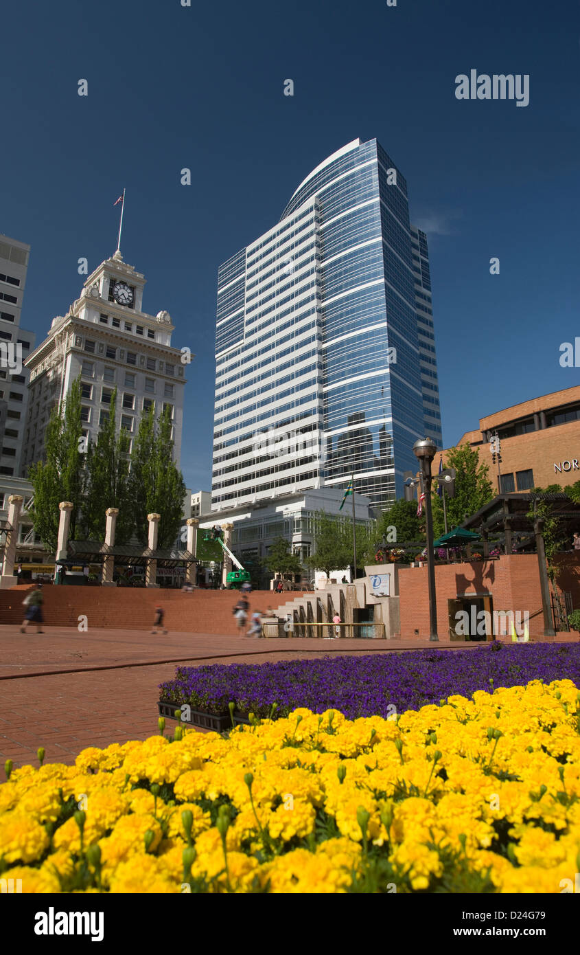 Downtown portland oregon hi-res stock photography and images - Alamy