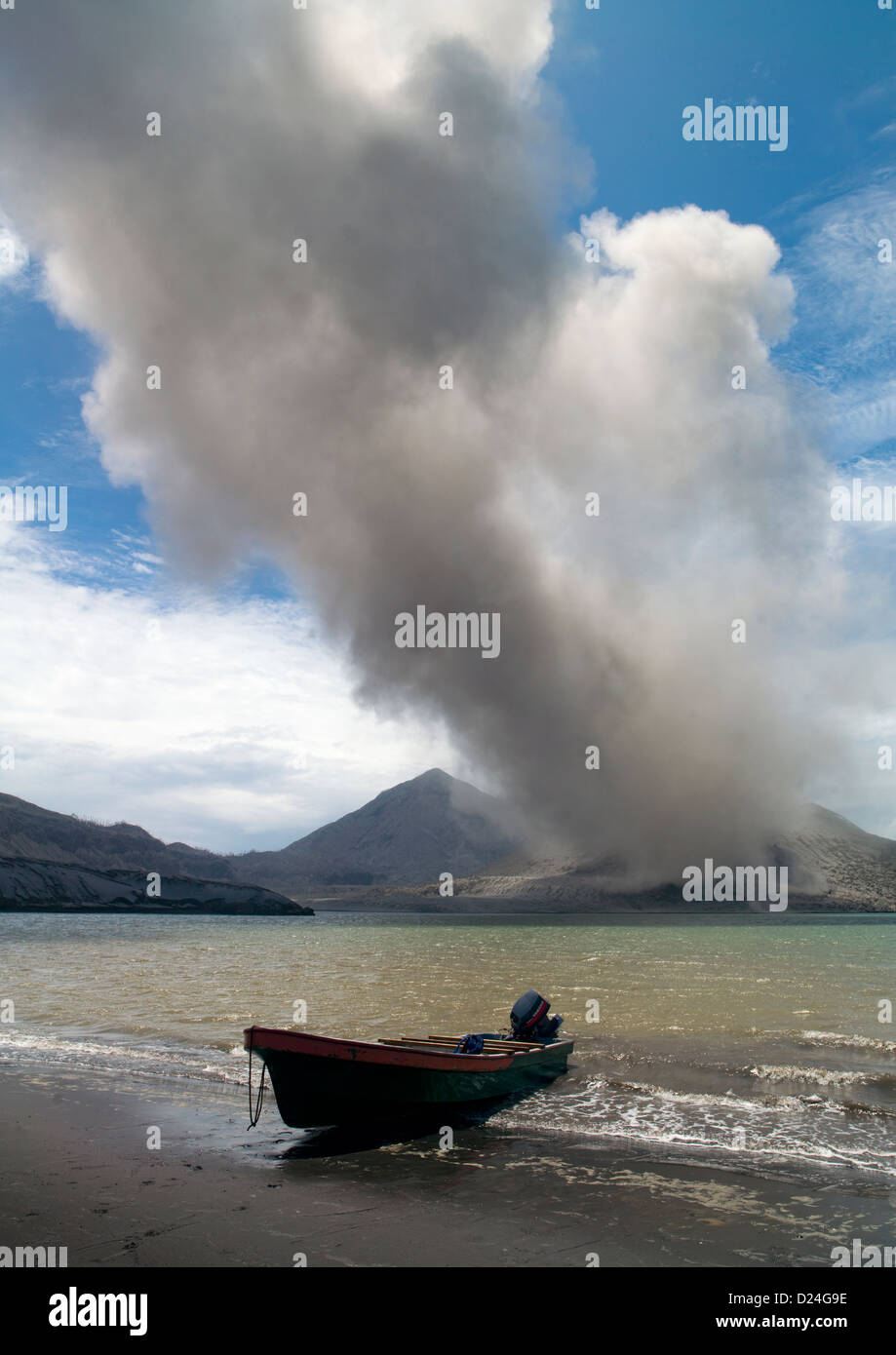 Volcanic Eruption In Tavurvur Volcano, Rabaul, New Britain Island ...