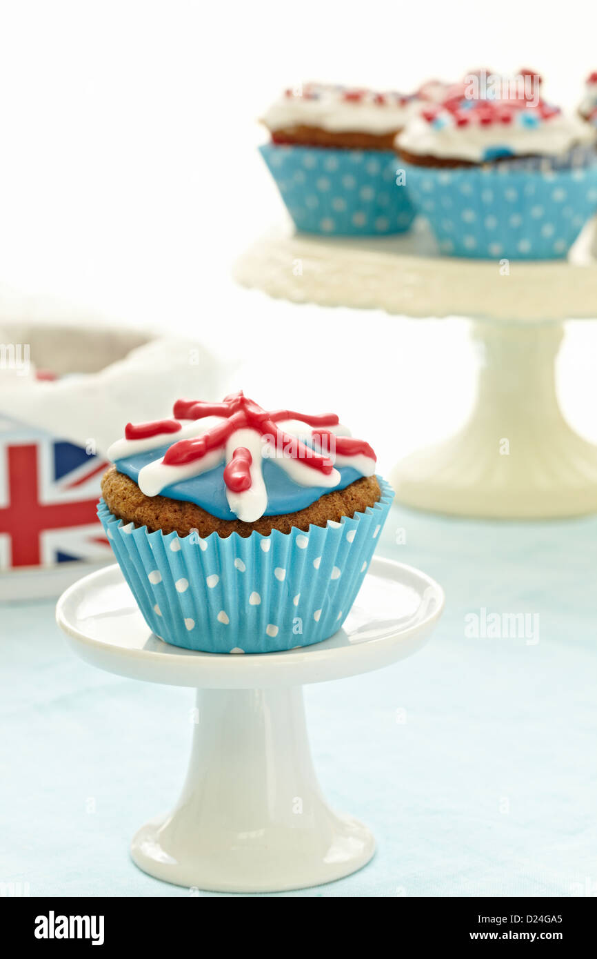 Union jack cake hi-res stock photography and images - Alamy