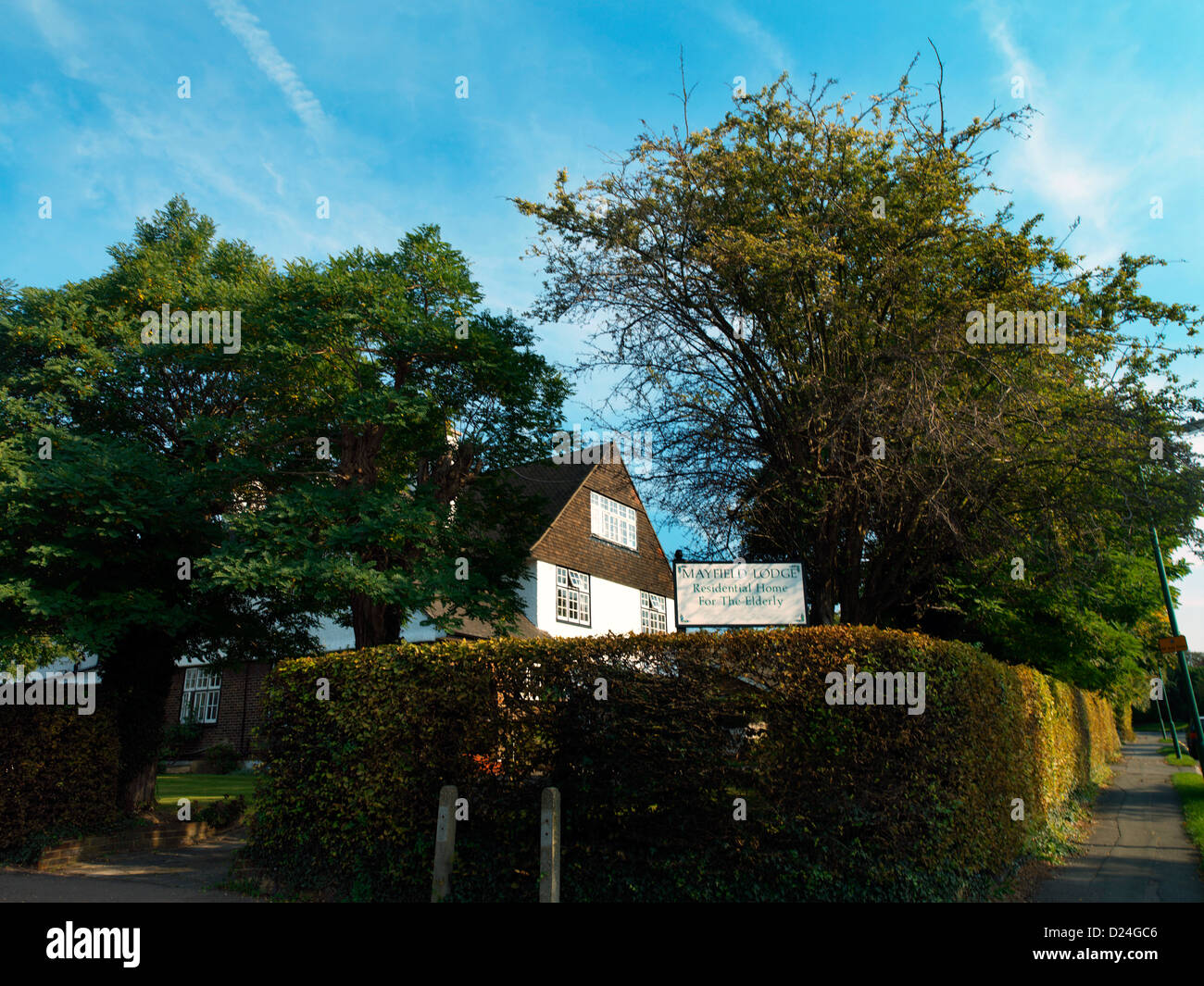 Residential nursing home exterior hi-res stock photography and images ...