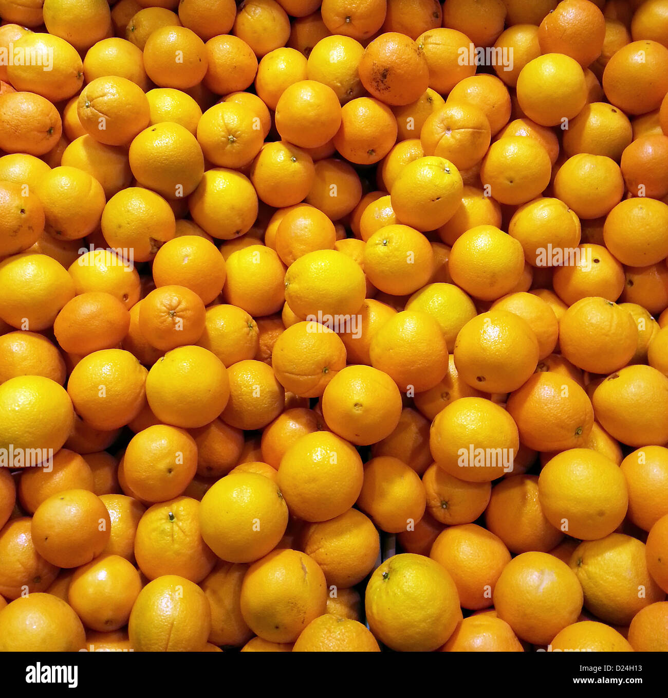 Heap of mandarines hi-res stock photography and images - Alamy
