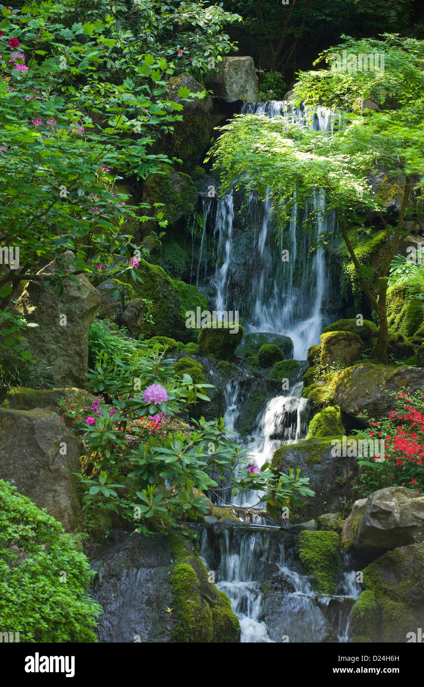 WATERFALL JAPANESE GARDEN PORTLAND OREGON USA Stock Photo - Alamy