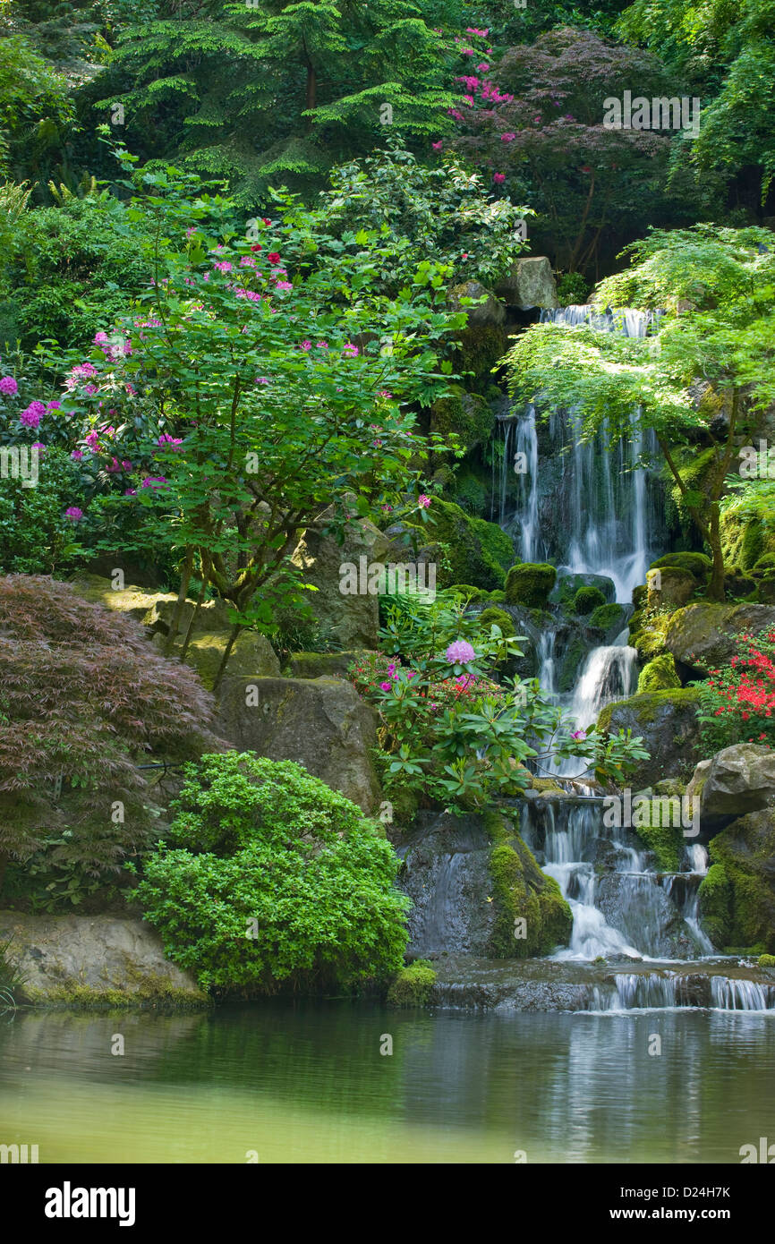Portland japanese garden waterfall hi-res stock photography and images ...