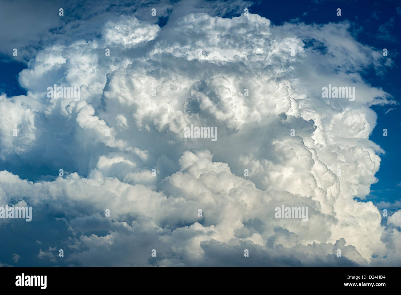 Thunder clouds hi-res stock photography and images - Alamy