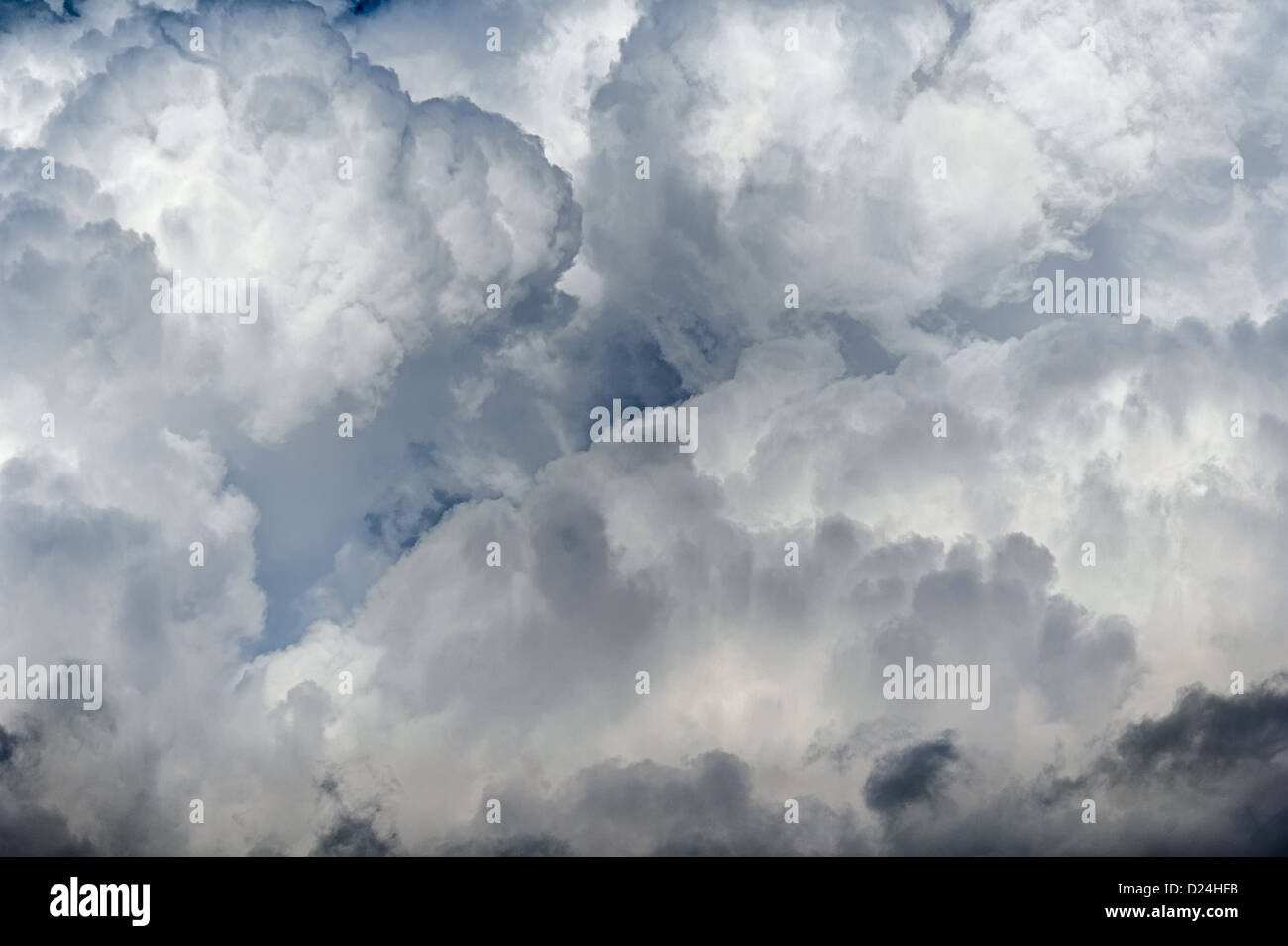 Thunder clouds hi-res stock photography and images - Alamy