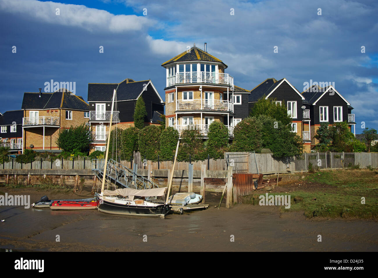 Faversham Kent River Harbour Harbor UK Stock Photo - Alamy