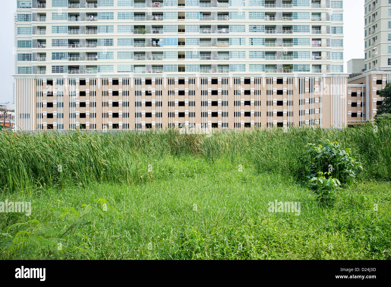 Vacant block of land hi-res stock photography and images - Alamy