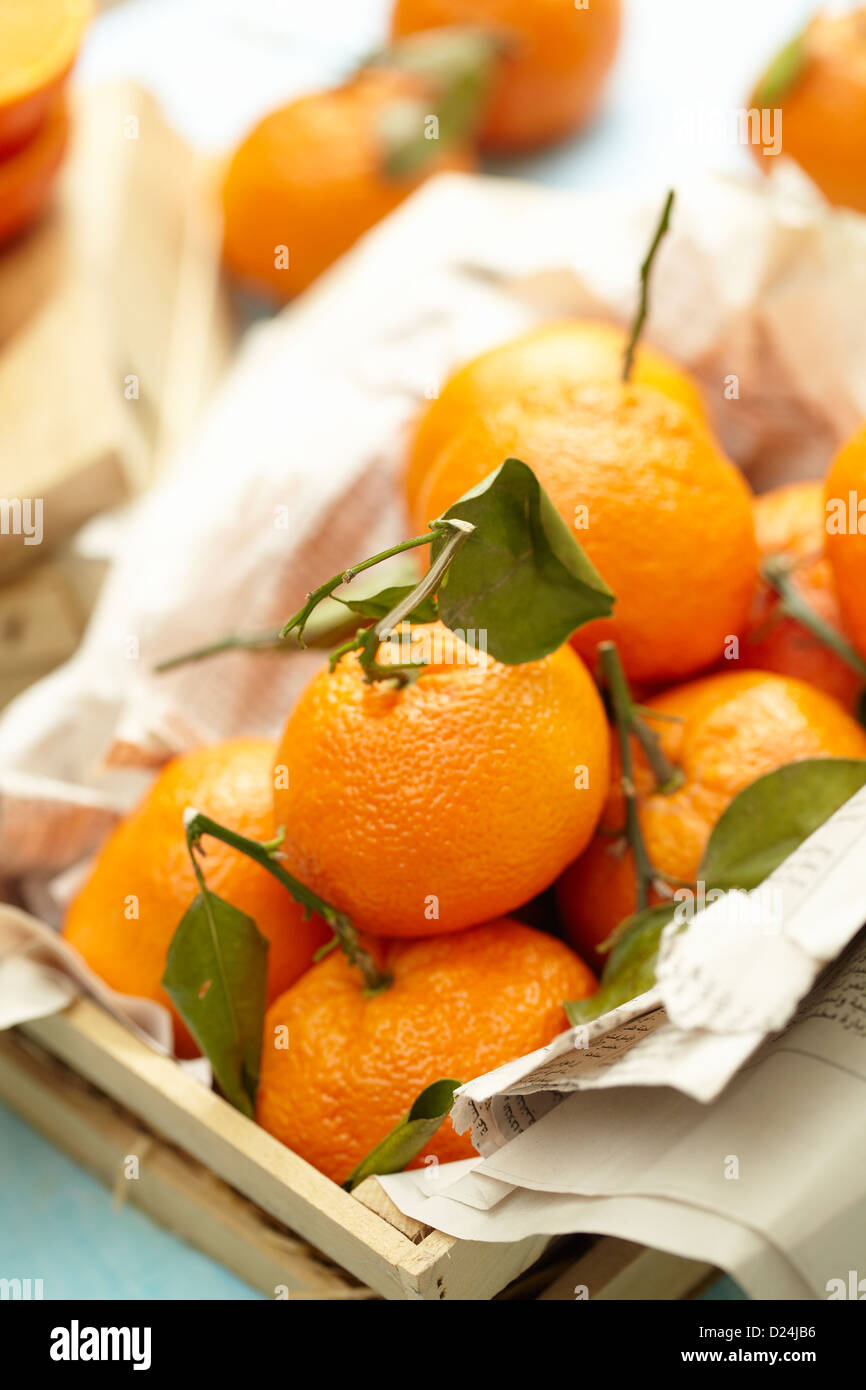 Box of oranges hi-res stock photography and images - Alamy
