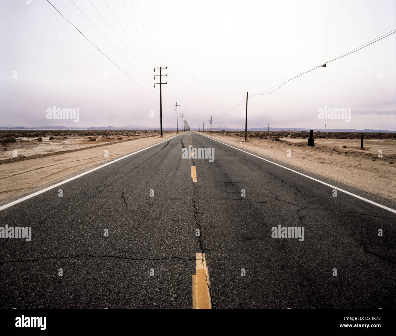 Empty highway, Mojave Desert, California, USA Stock Photo - Alamy