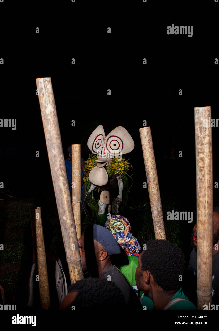 Baining people hi-res stock photography and images - Alamy