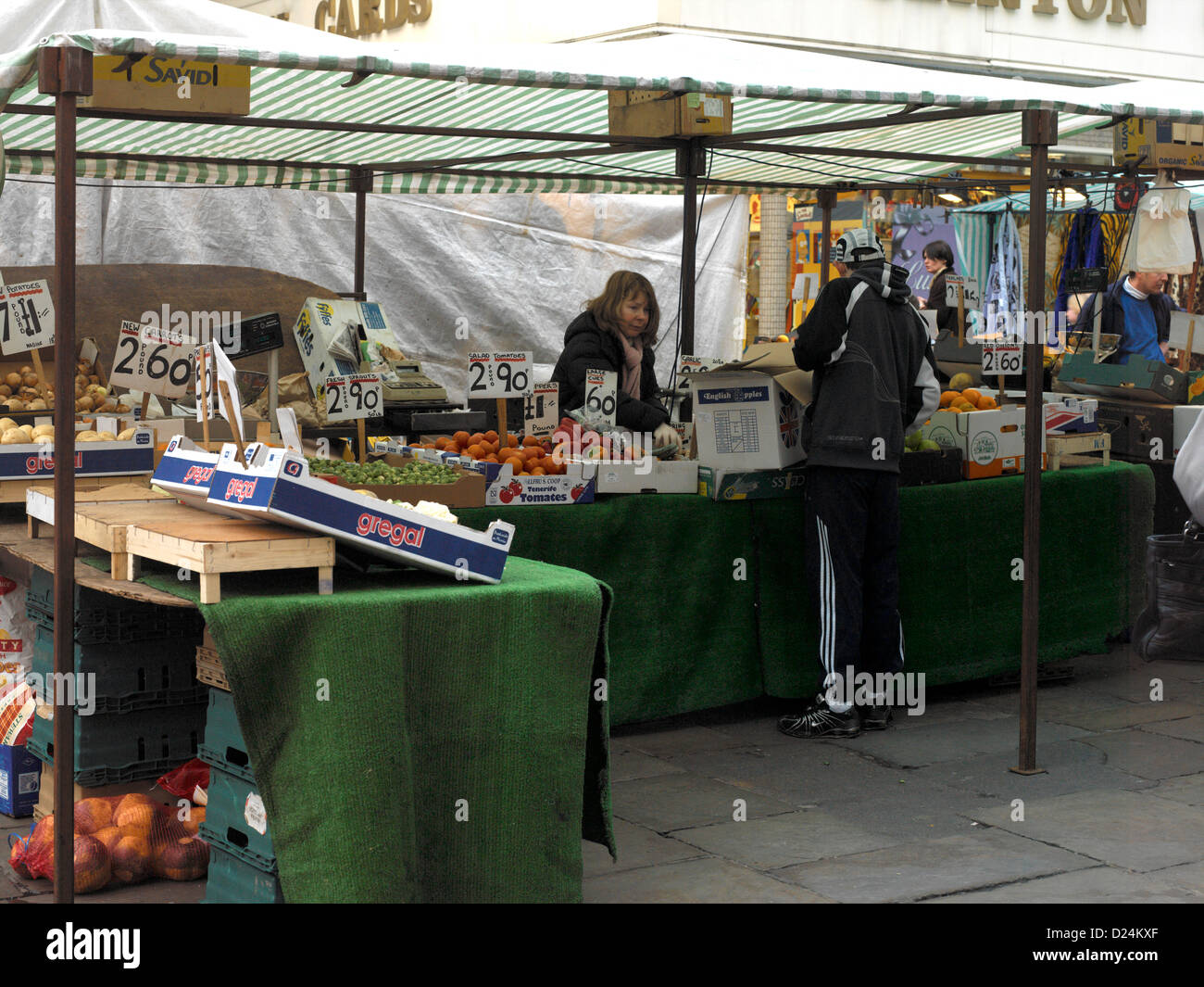Salisbury market square hi-res stock photography and images - Alamy