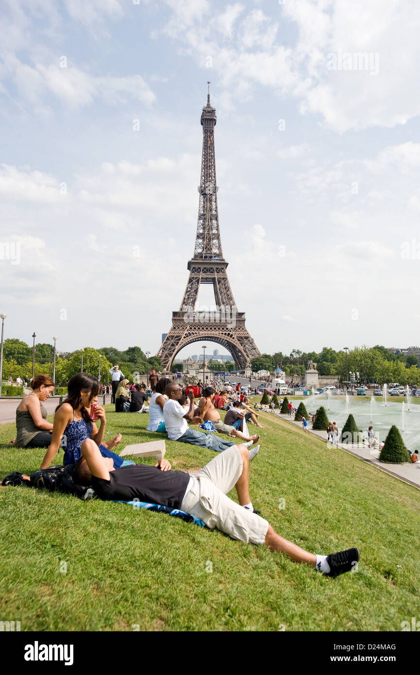 Paris, France, people in the Jardins du Trocadero, the Eiffel Tower in ...