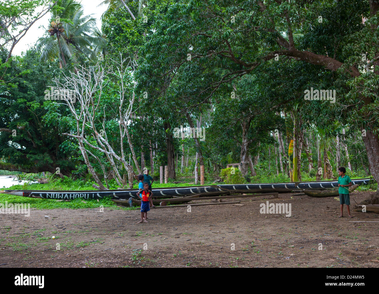 Milne bay canoe hi-res stock photography and images - Alamy