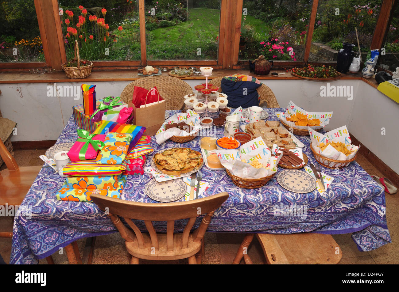 Birthday party food hi-res stock photography and images - Alamy